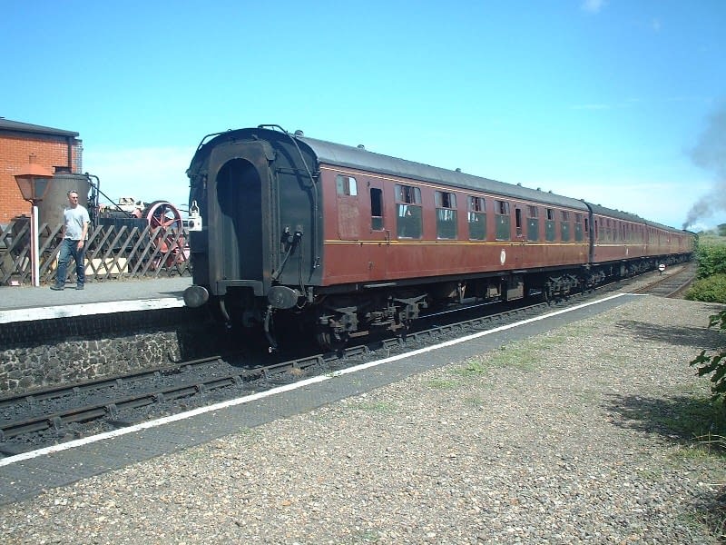 Cudworth Station - The Barnsley Bed | Poetry Website